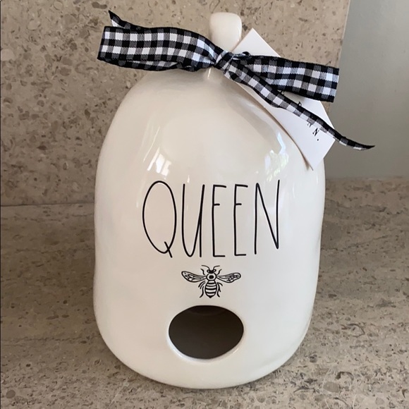 Rae Dunn | Accents | Rae Dunn Queen Bee Beehive Ceramic Birdhouse ...